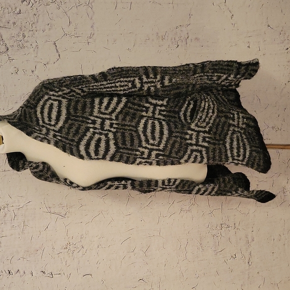 Iridium | Sweaters | Iridium Black Grey Sweater | Poshmark